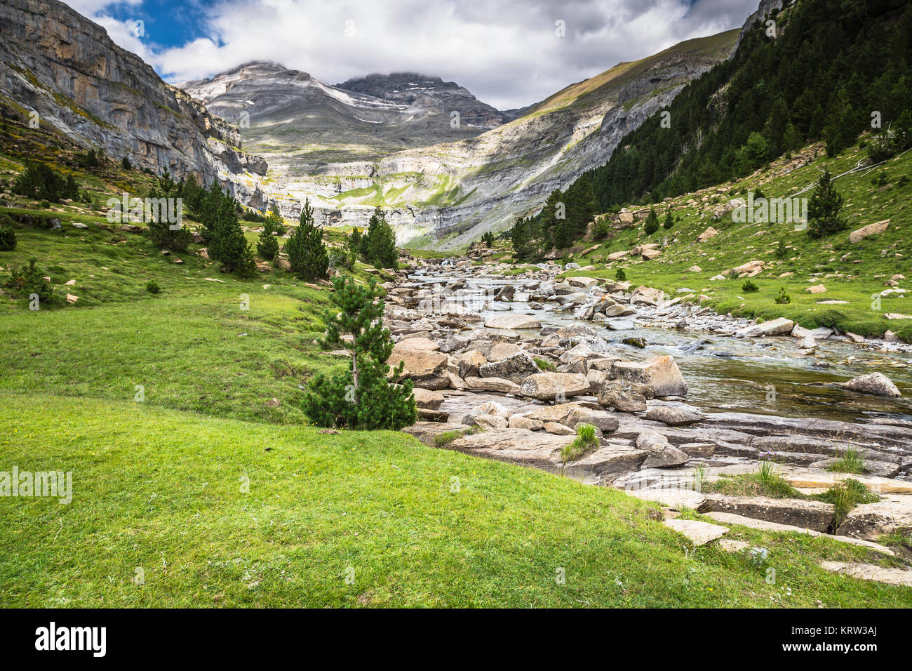 Mountains in the Pyrenees, Ordesa Valley National Park, Aragon, Huesca ...