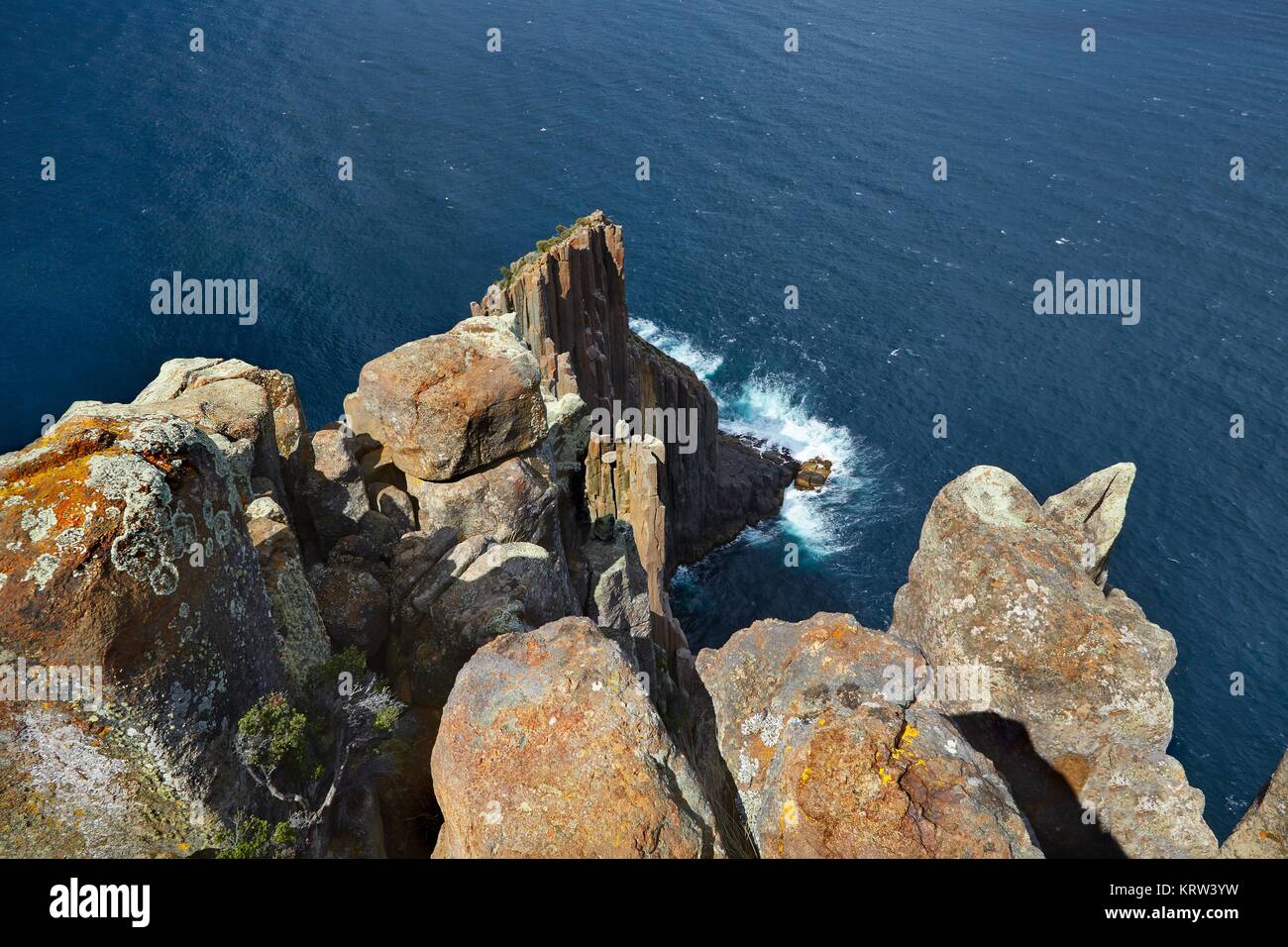 Tall cliffs tasmania hi-res stock photography and images - Alamy