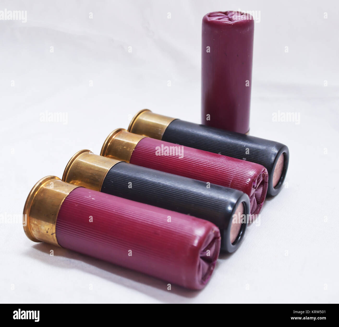 Five shotgun shells hi-res stock photography and images - Alamy