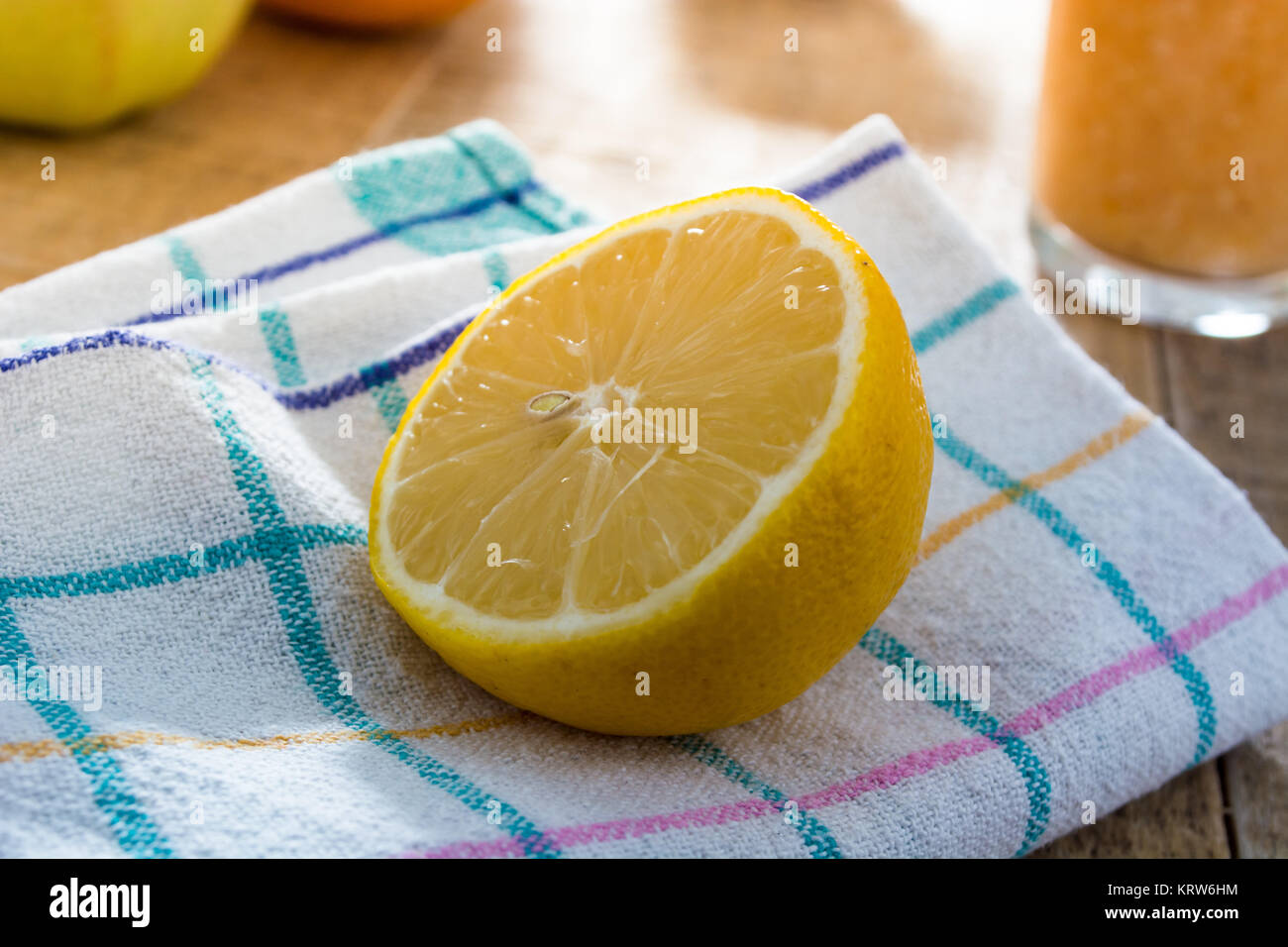 Lonely lemon on a kitchen cloth Stock Photo - Alamy