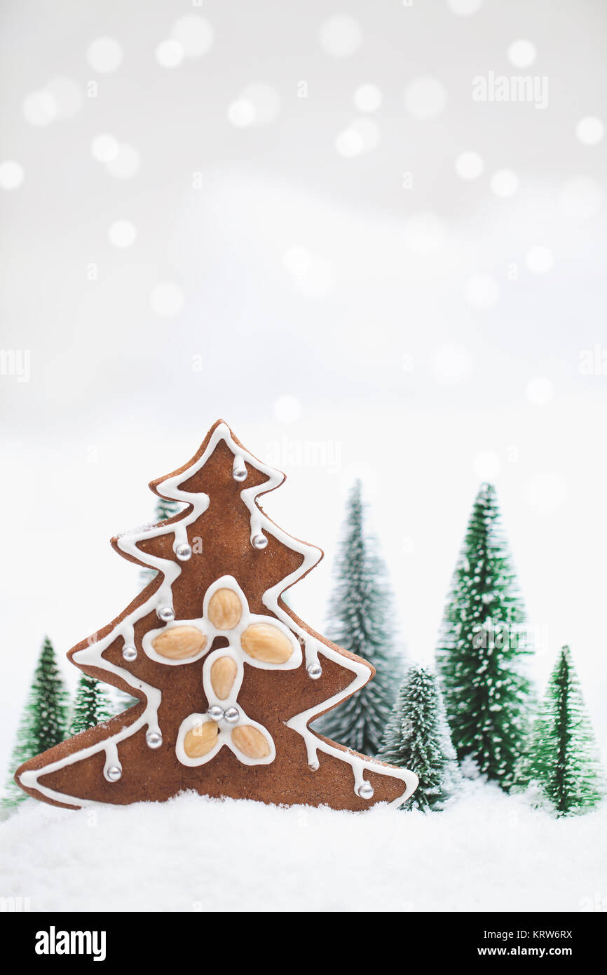 Gingerbread house christmas retro hi-res stock photography and images ...