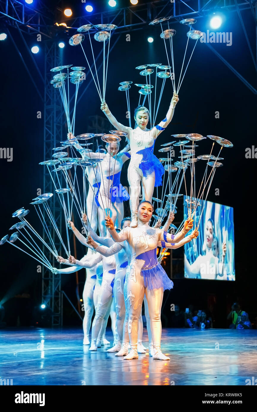 Acrobatic troupe hi-res stock photography and images - Alamy