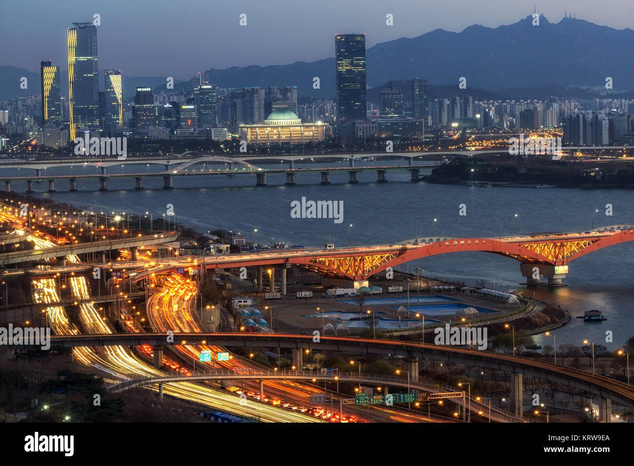 Seongsan bridge and Yeouido at sunset Stock Photo - Alamy