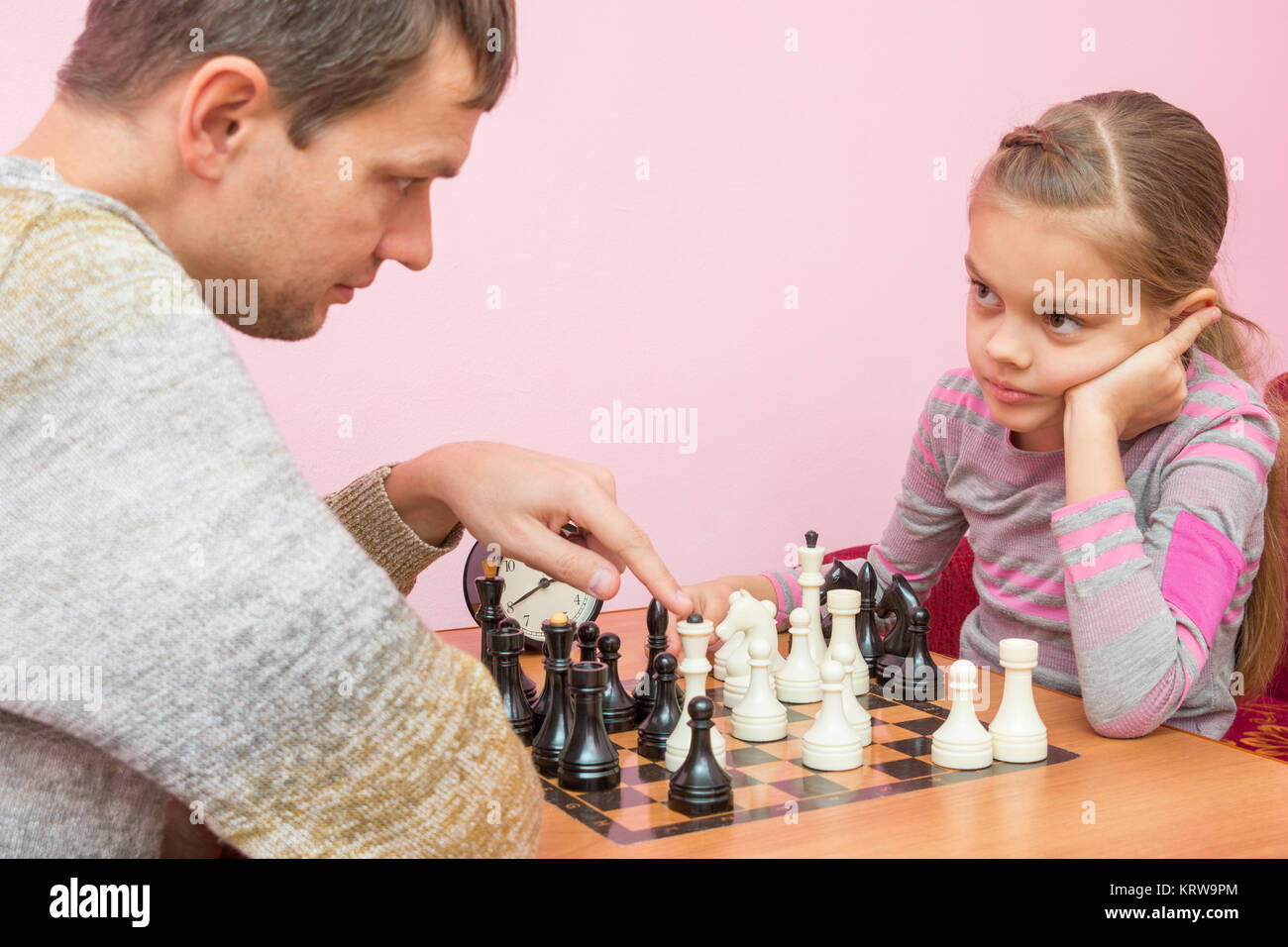 Pope explains daughter tactics of the game of chess Stock Photo - Alamy