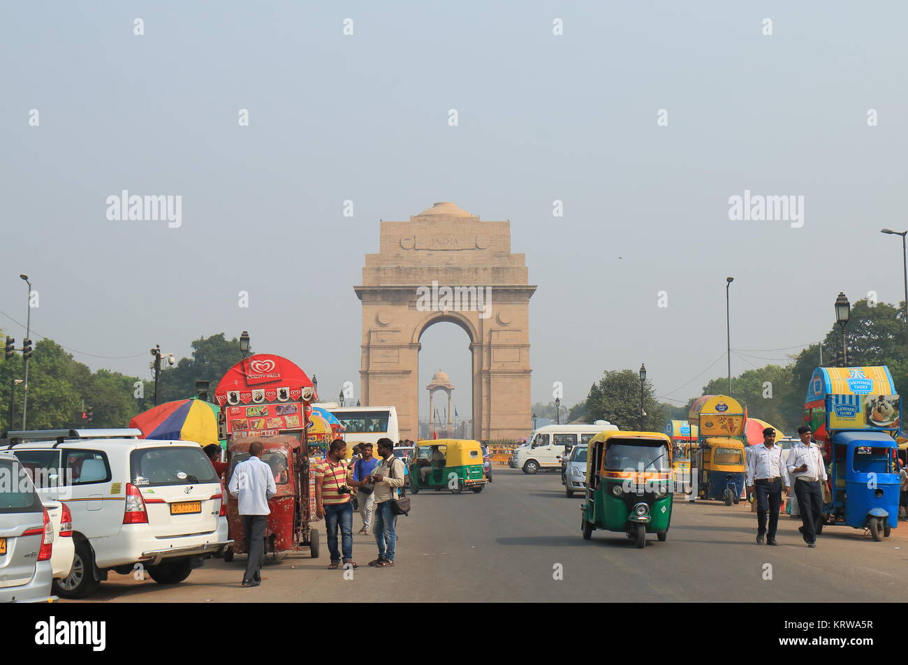 India gate new delhi hi-res stock photography and images - Alamy
