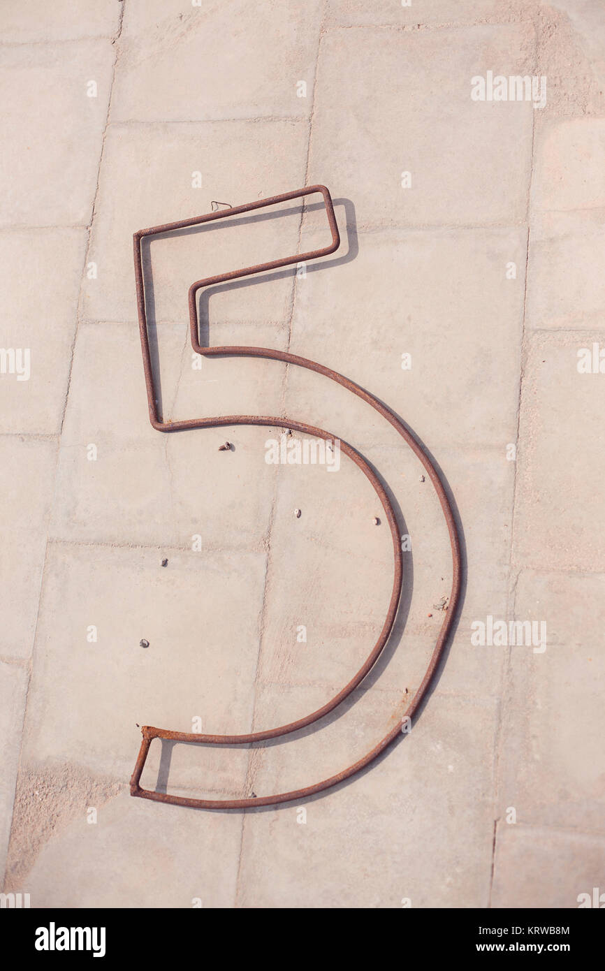 Arabic metal white wall art hi-res stock photography and images - Alamy