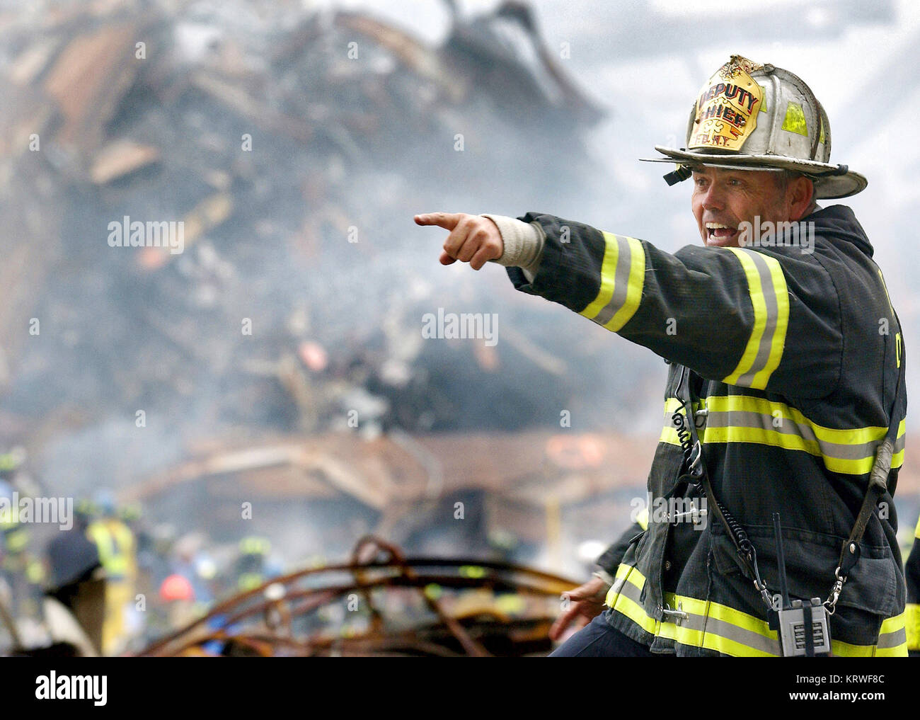 9 11 firefighters rescue hi-res stock photography and images - Alamy