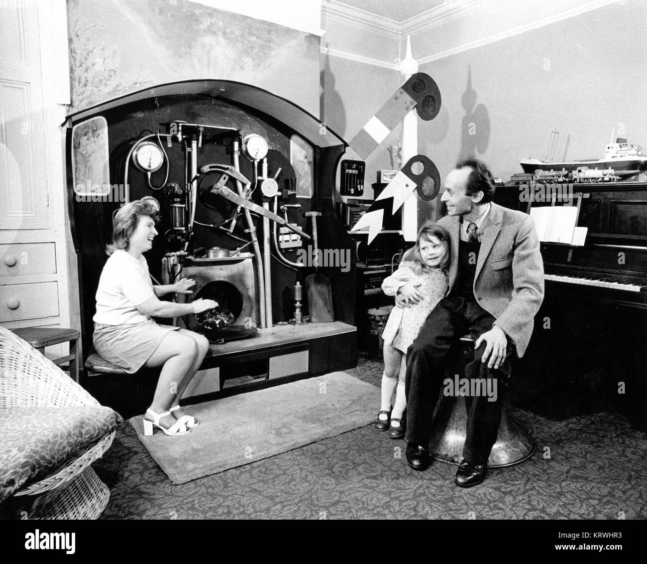 Machine strange hi-res stock photography and images - Alamy