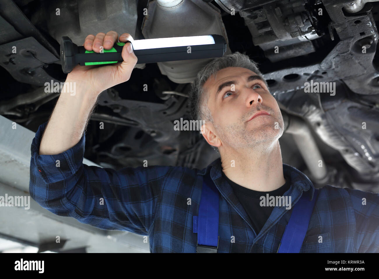 vehicle inspection station,the car repaired Stock Photo - Alamy