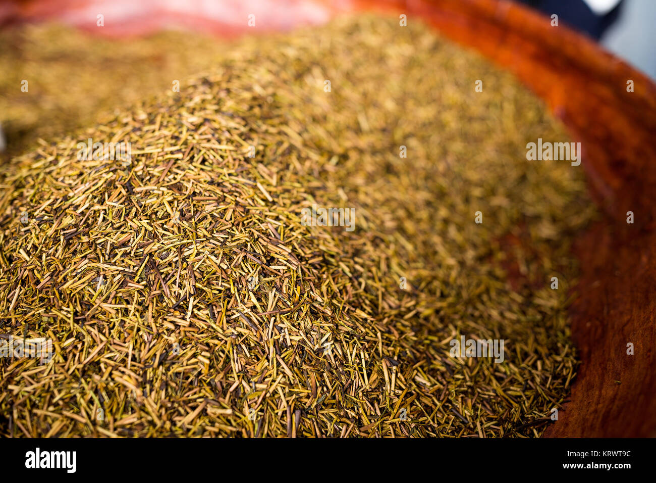 Roasted green tea Stock Photo - Alamy