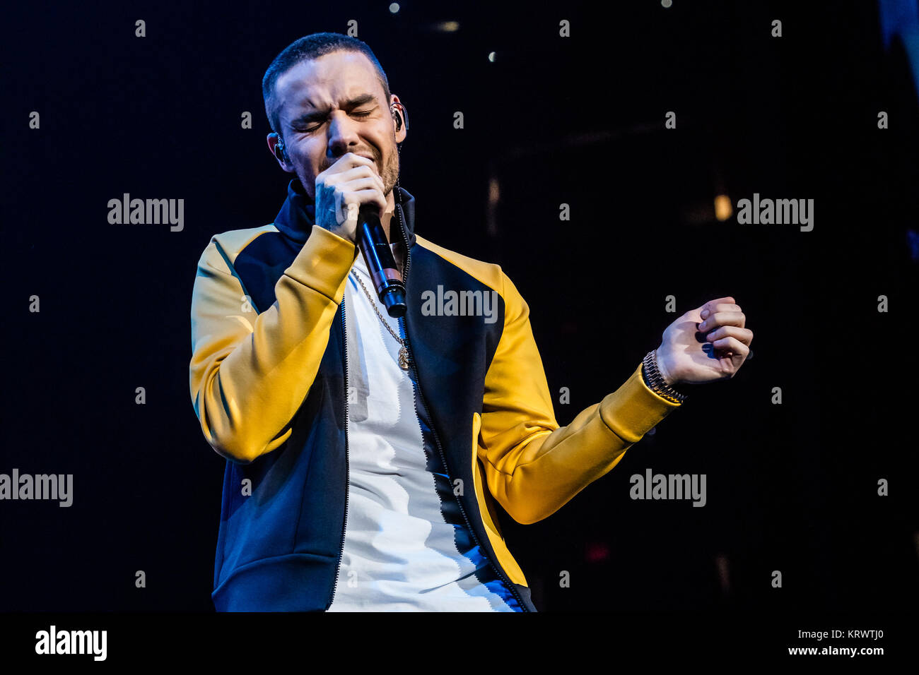 Liam Payne performing at 93.3 FLZ's iHeartRadio Jingle Ball on December ...