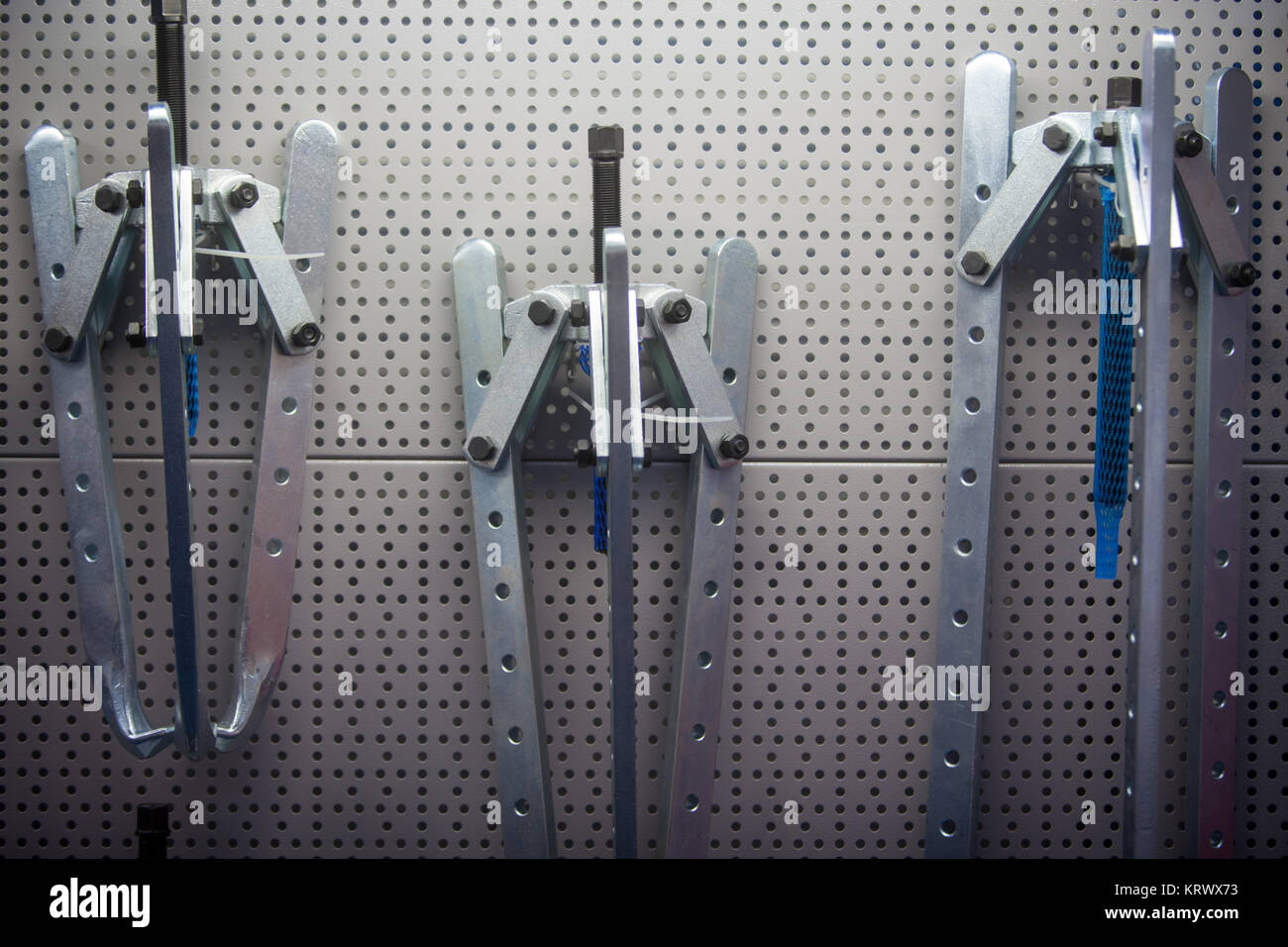 Part puller hi-res stock photography and images - Alamy