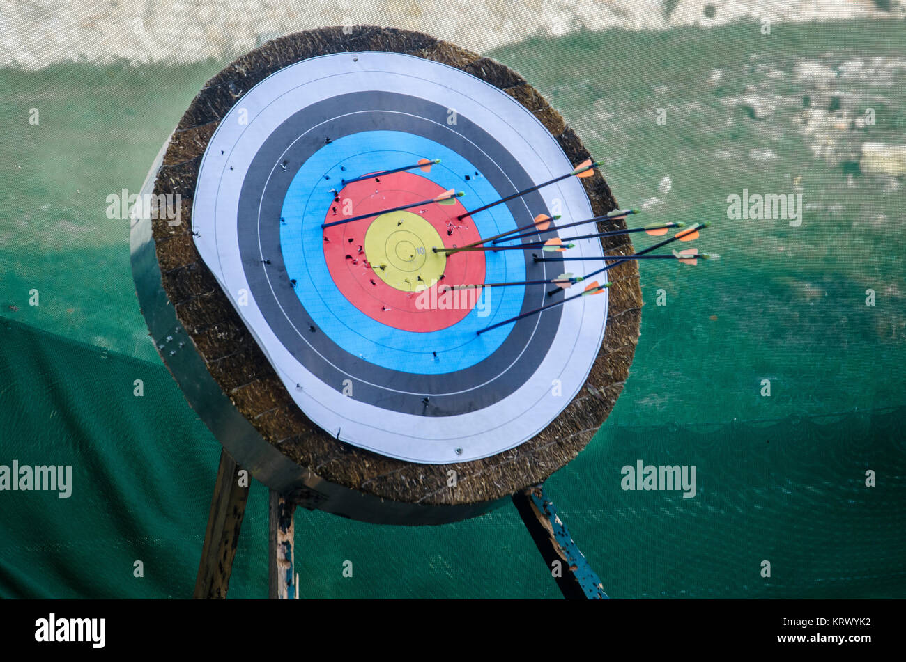 Bow and Arrow Target Stock Photo - Alamy