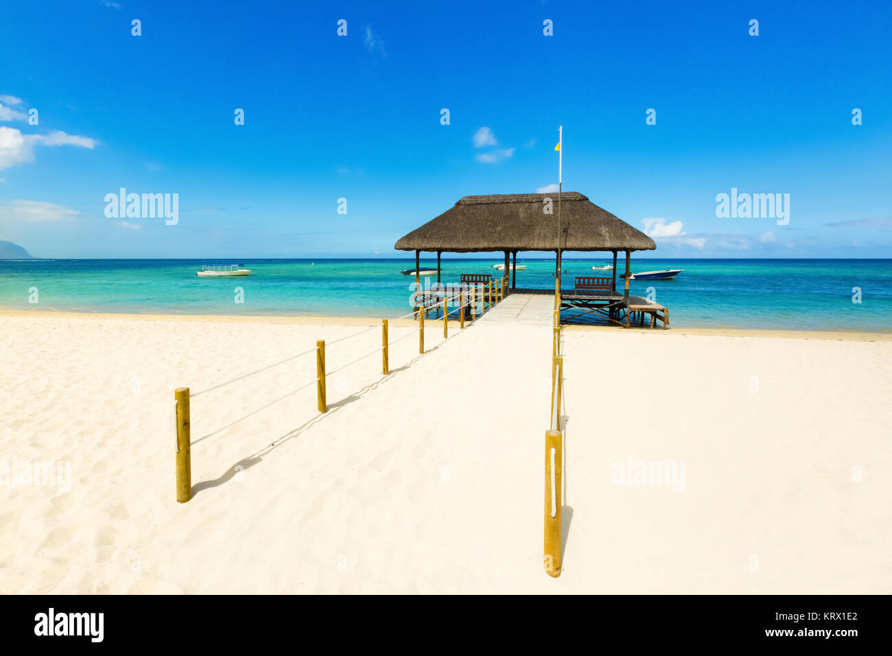 Sandy tropical beach Stock Photo - Alamy
