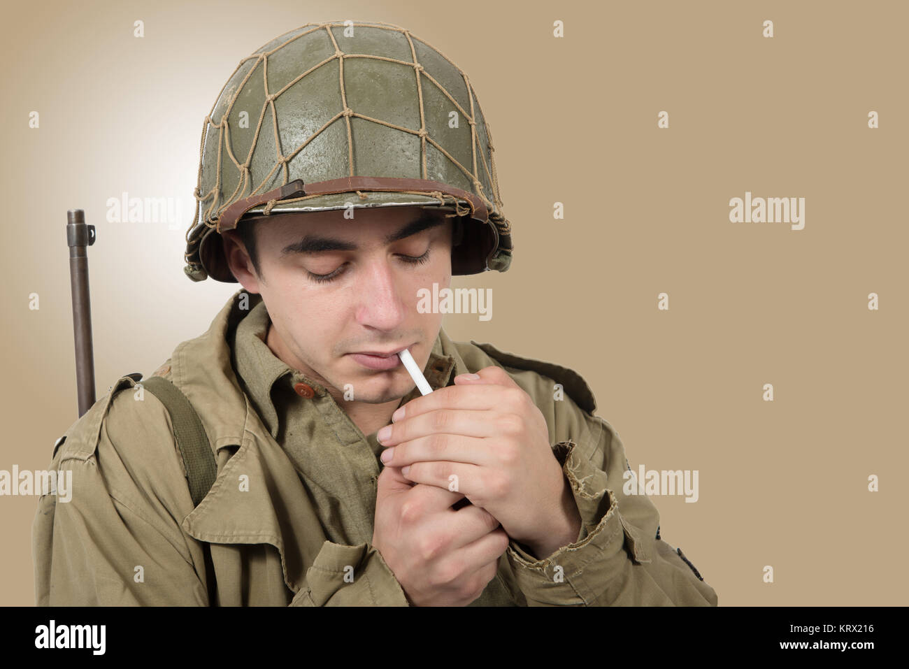 Ww2 american soldier rifle hi-res stock photography and images - Alamy