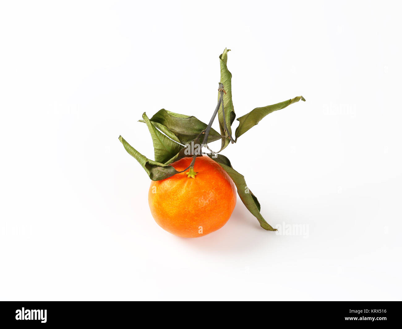 clementine fruit with leaves Stock Photo - Alamy
