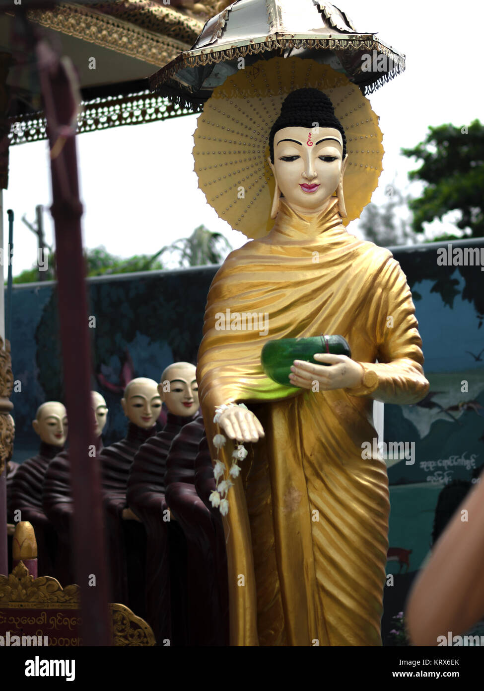 BUDDHA AND DISCIPLES Stock Photo - Alamy