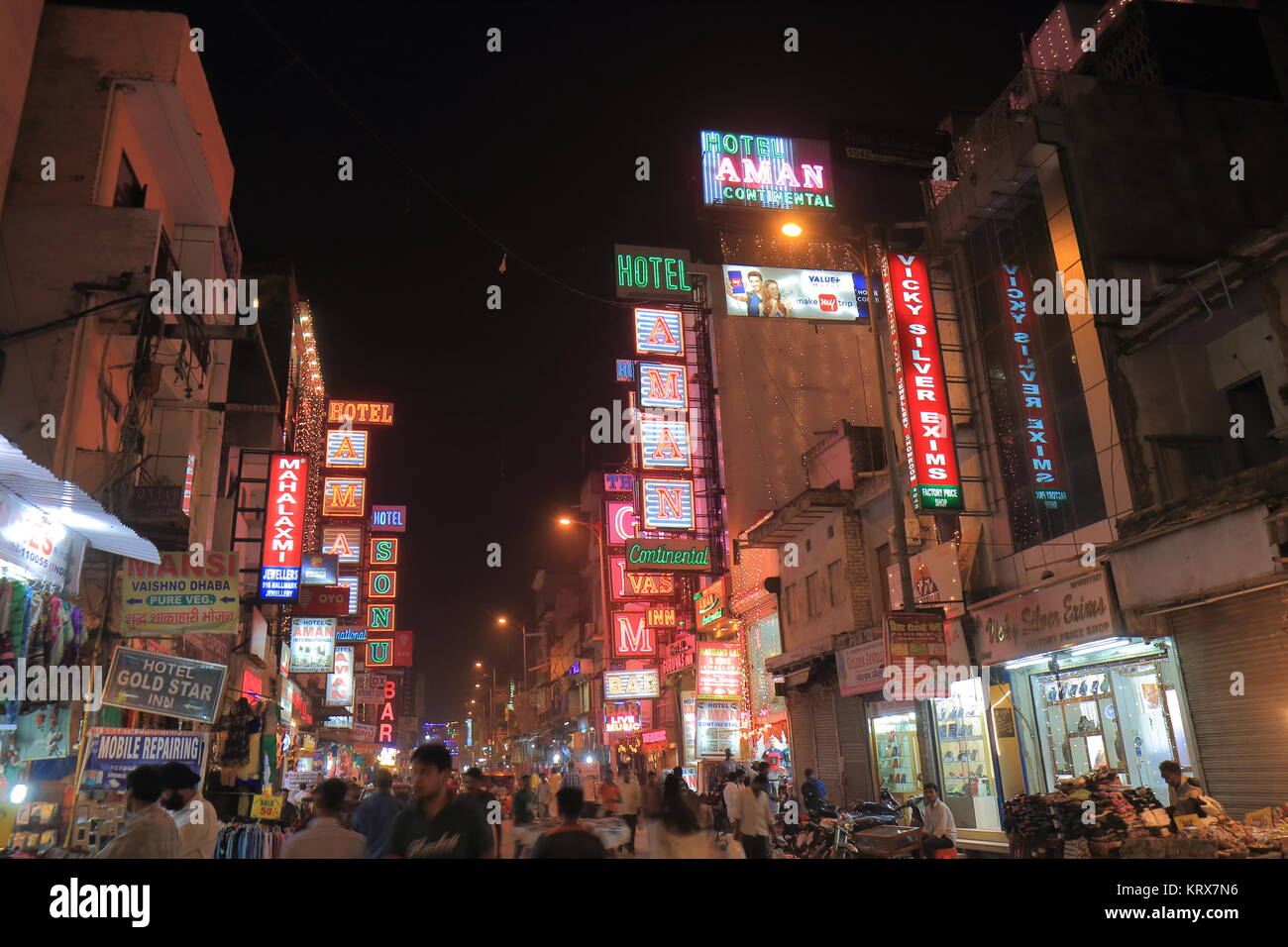 Street market in paharganj hi-res stock photography and images - Alamy
