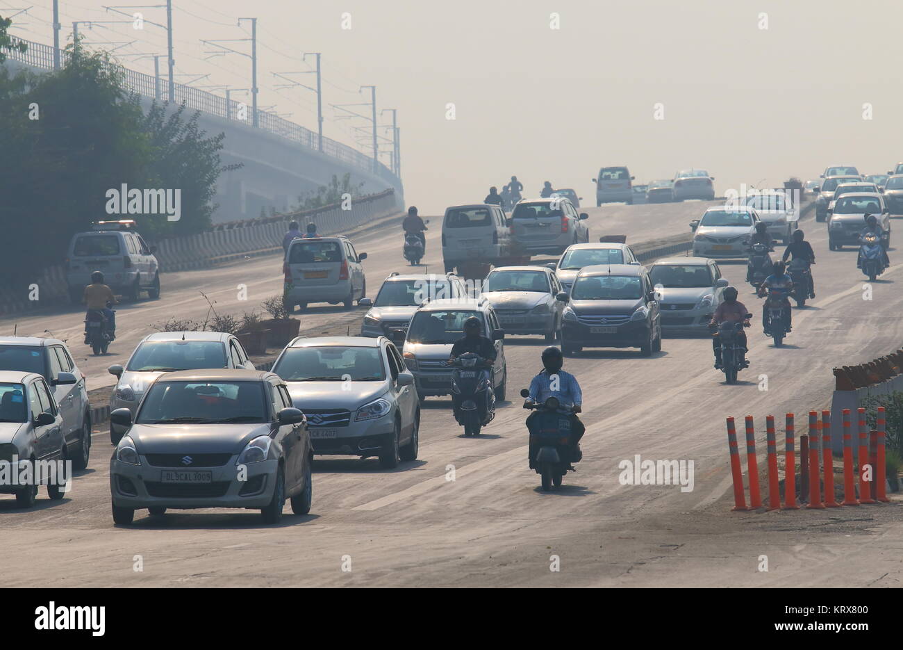 Indian cars traffic jam hi-res stock photography and images - Alamy
