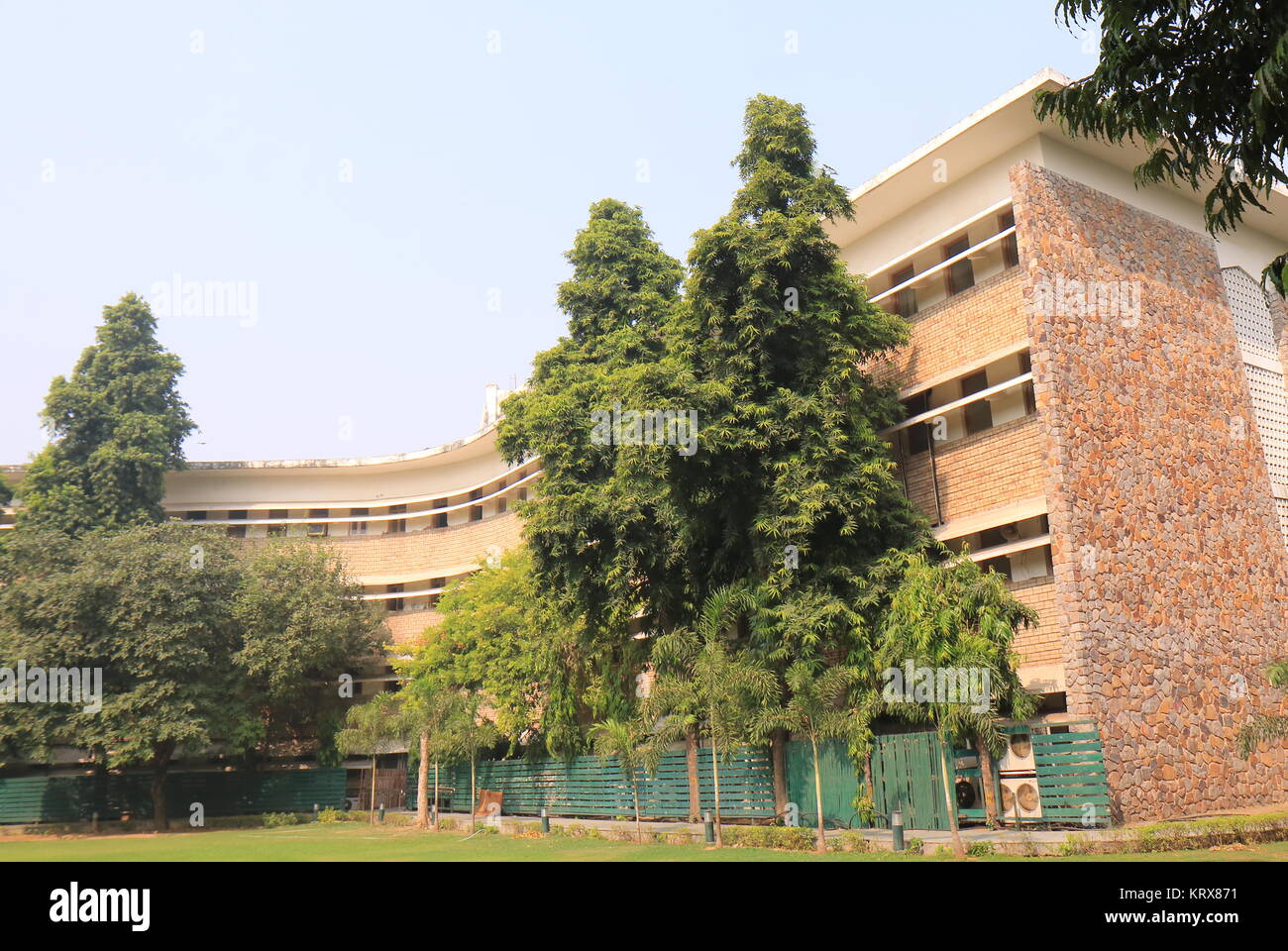 Government school building india hi-res stock photography and images ...