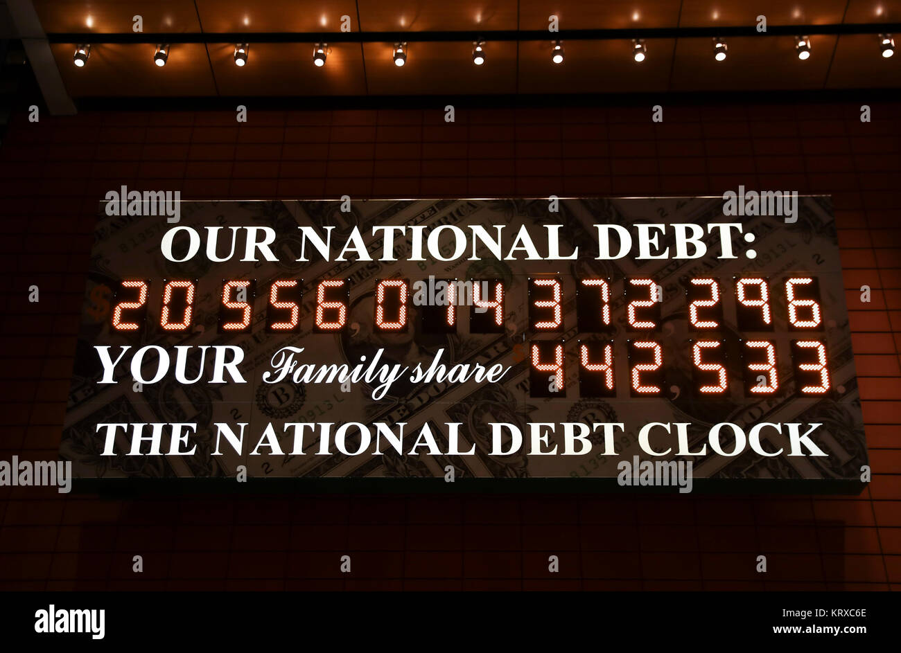 National debt clock new york hi-res stock photography and images - Alamy