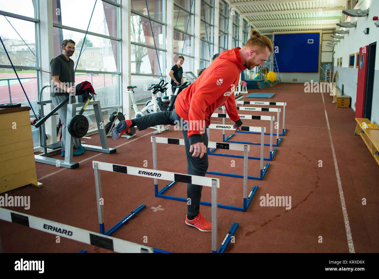 Berlin, Germany. 28th Nov, 2017. EXKLUSIVE - The discus thrower ...