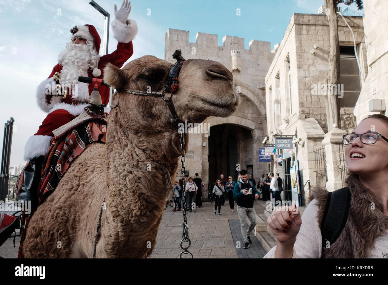 Jerusalem, Israel. 21st December, 2017. Santa Claus, or 'Baba Noel' as ...