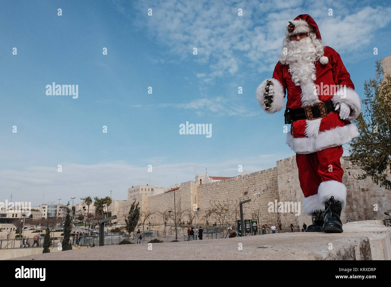 City gate walks hi-res stock photography and images - Alamy