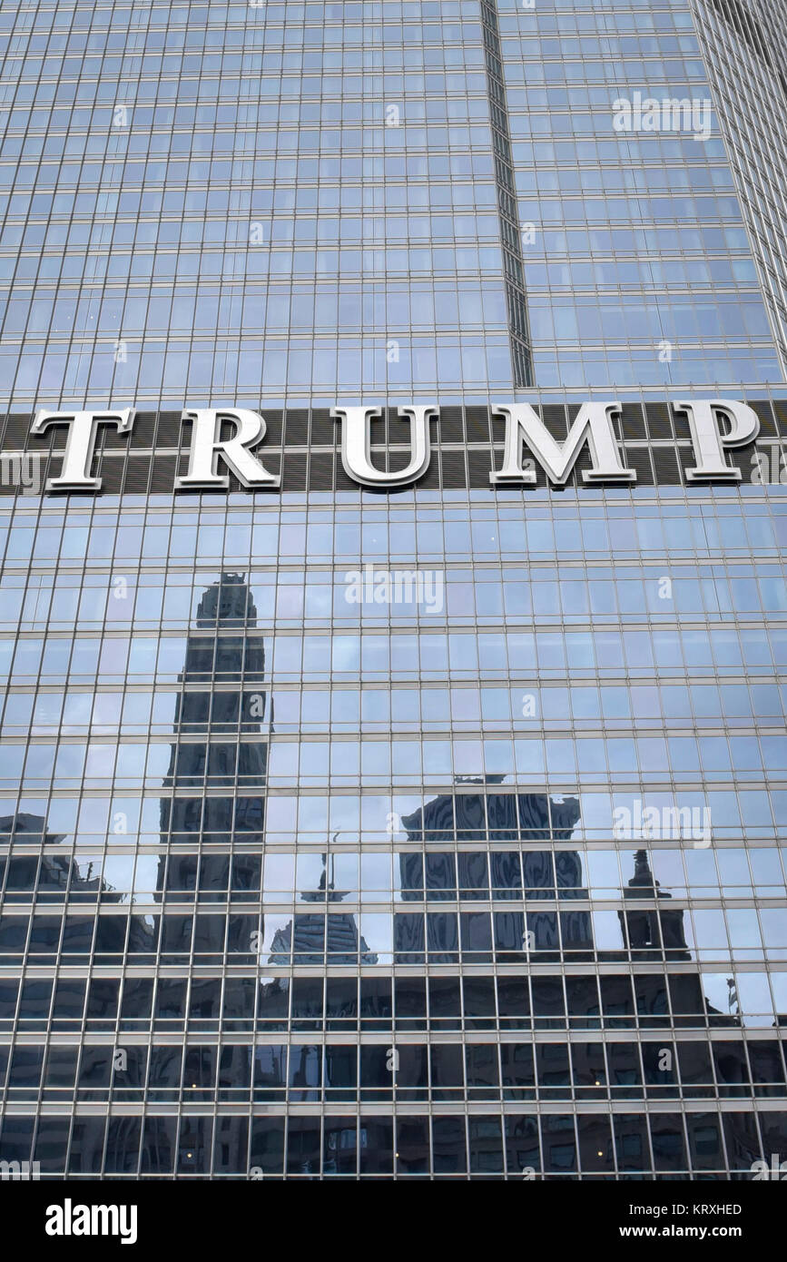 Chicago, USA. 21 December 2017. The sign adorning the exterior of Trump ...