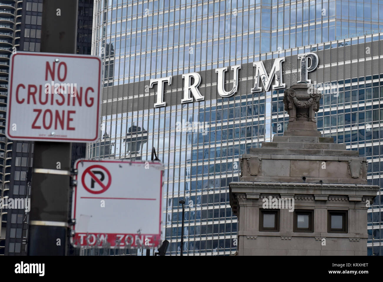Chicago, USA. 21 December 2017. A 'no cruising zone' street sign is ...