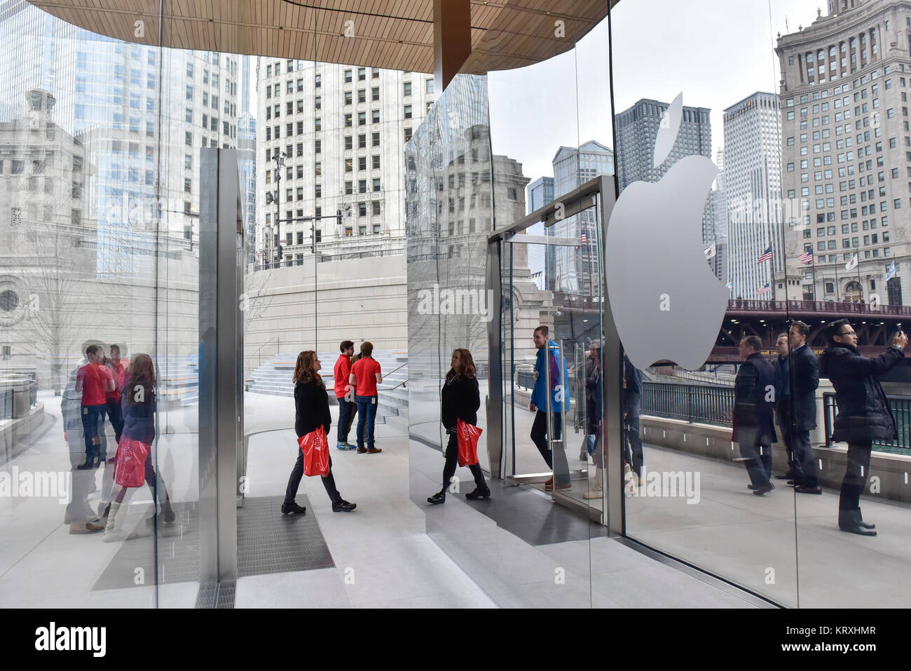 Chicago, USA. 21 December 2017. The new flagship Apple store, on the ...