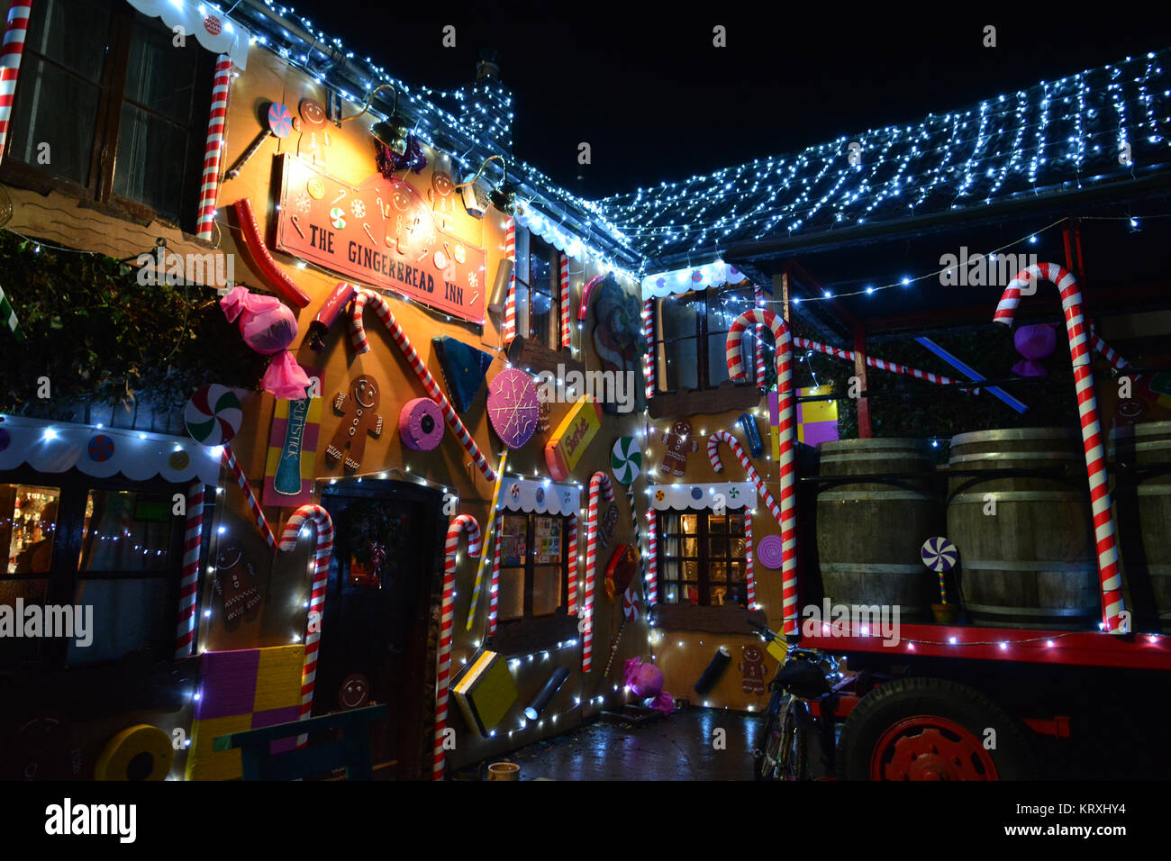 Wells, UK. 21st Dec, 2017. Christmas Lights all around the Gingerbread ...