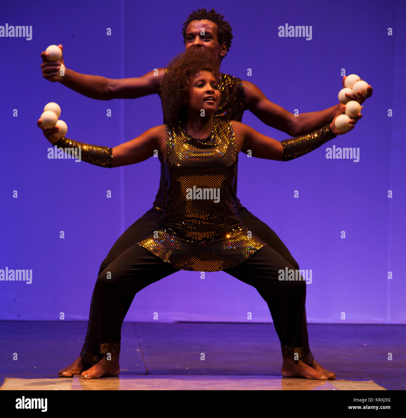 African Dancer performance show Stock Photo - Alamy