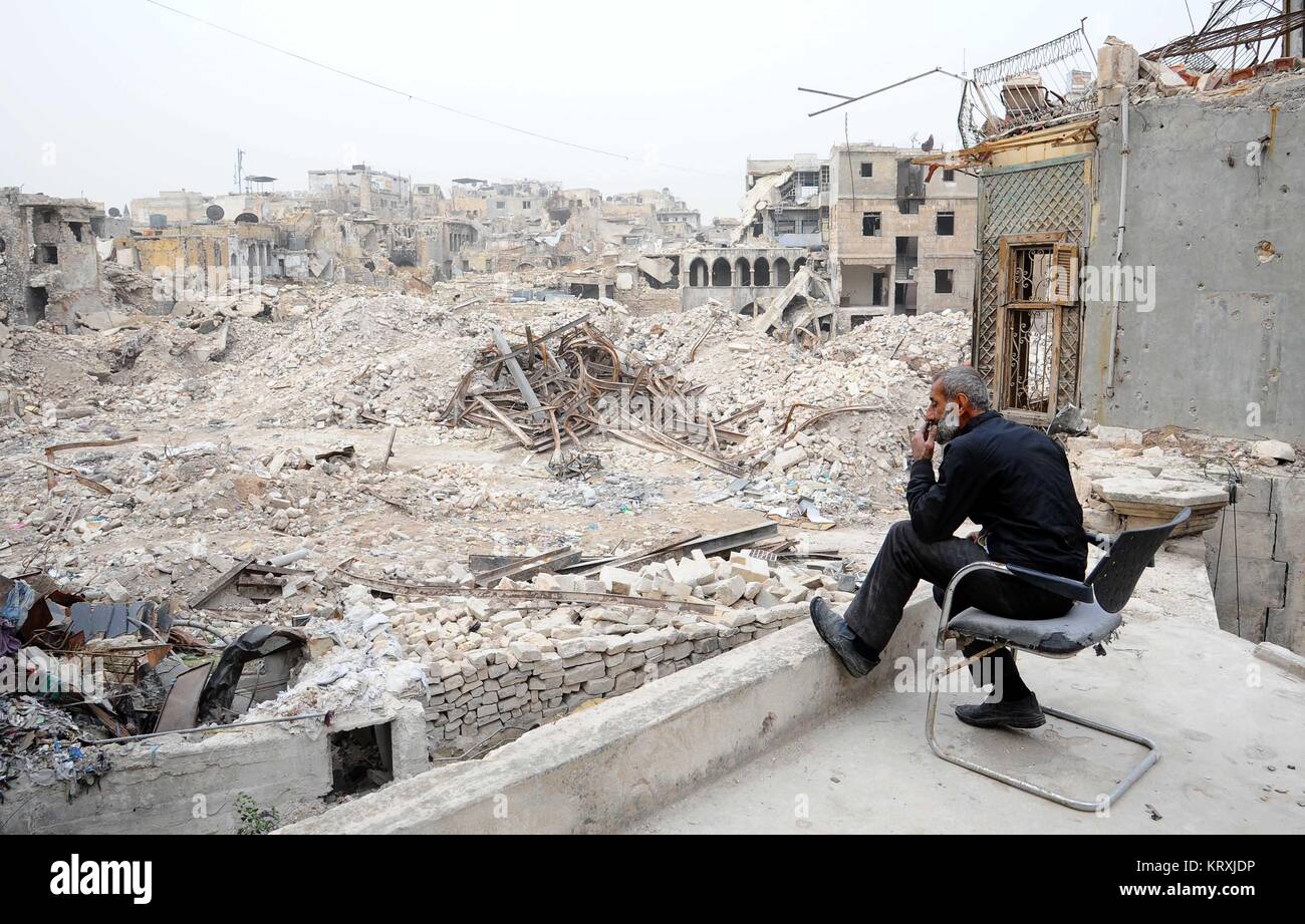 Squashed man hi-res stock photography and images - Alamy