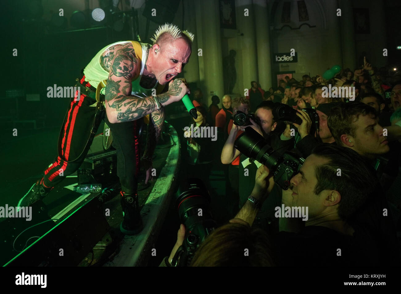 90s camera hi-res stock photography and images - Alamy