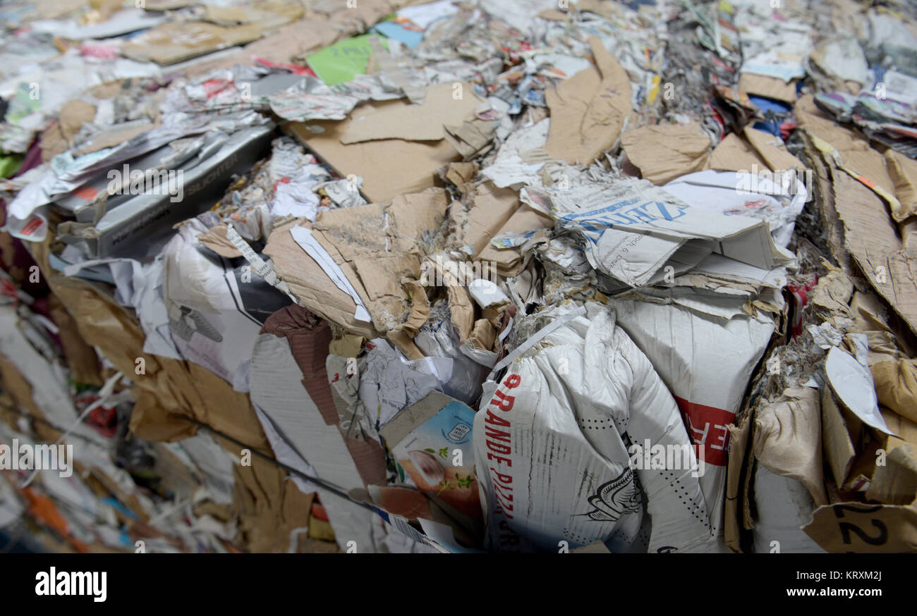 Augsburg, Germany. 15th Dec, 2017. Waste paper being processed at a ...