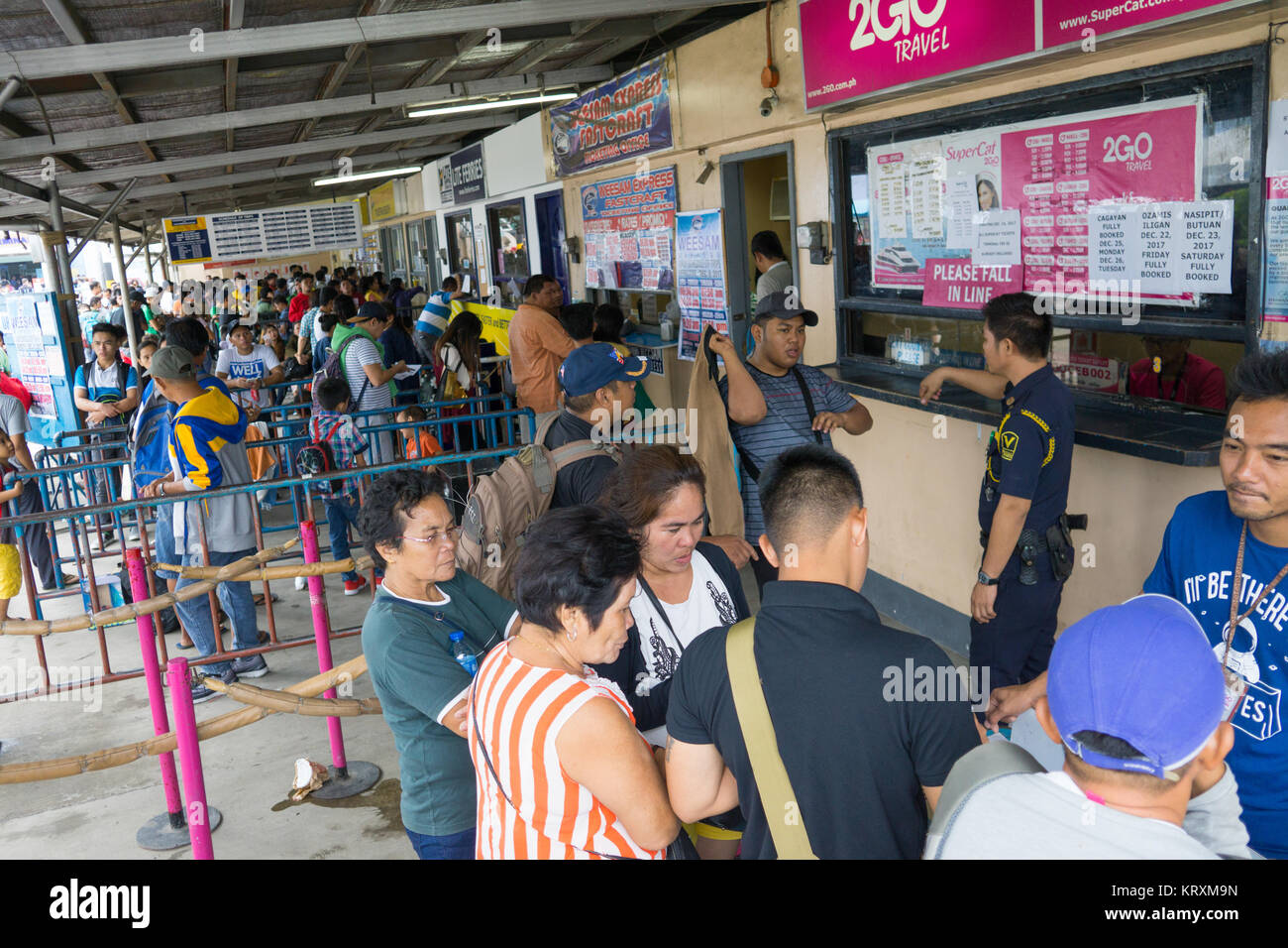 Cebu, Phillipines . 22nd Dec, 2017. With Tropical Storm Vinta about to ...