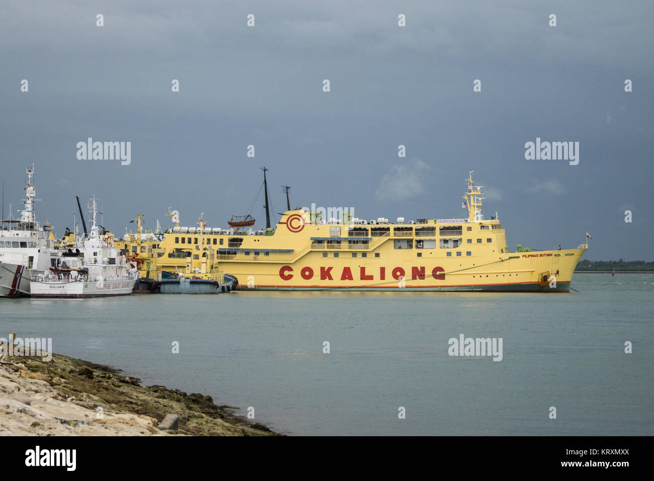 Cebu, Phillipines . 22nd Dec, 2017. With Tropical Storm Vinta about to ...