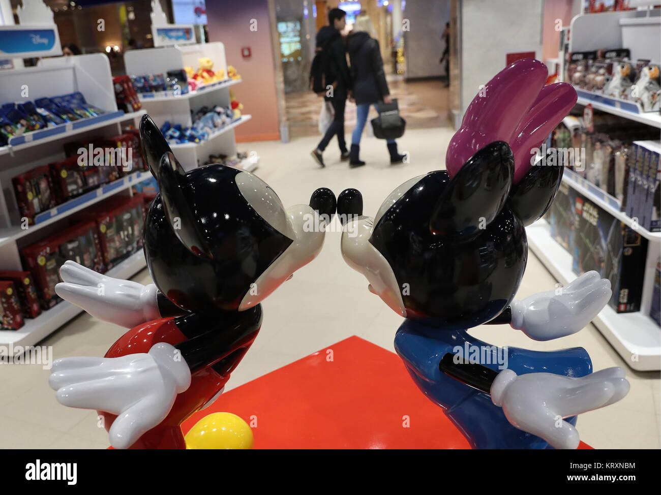 Mickey And Minnie Mouse High Resolution Stock Photography and Images ...