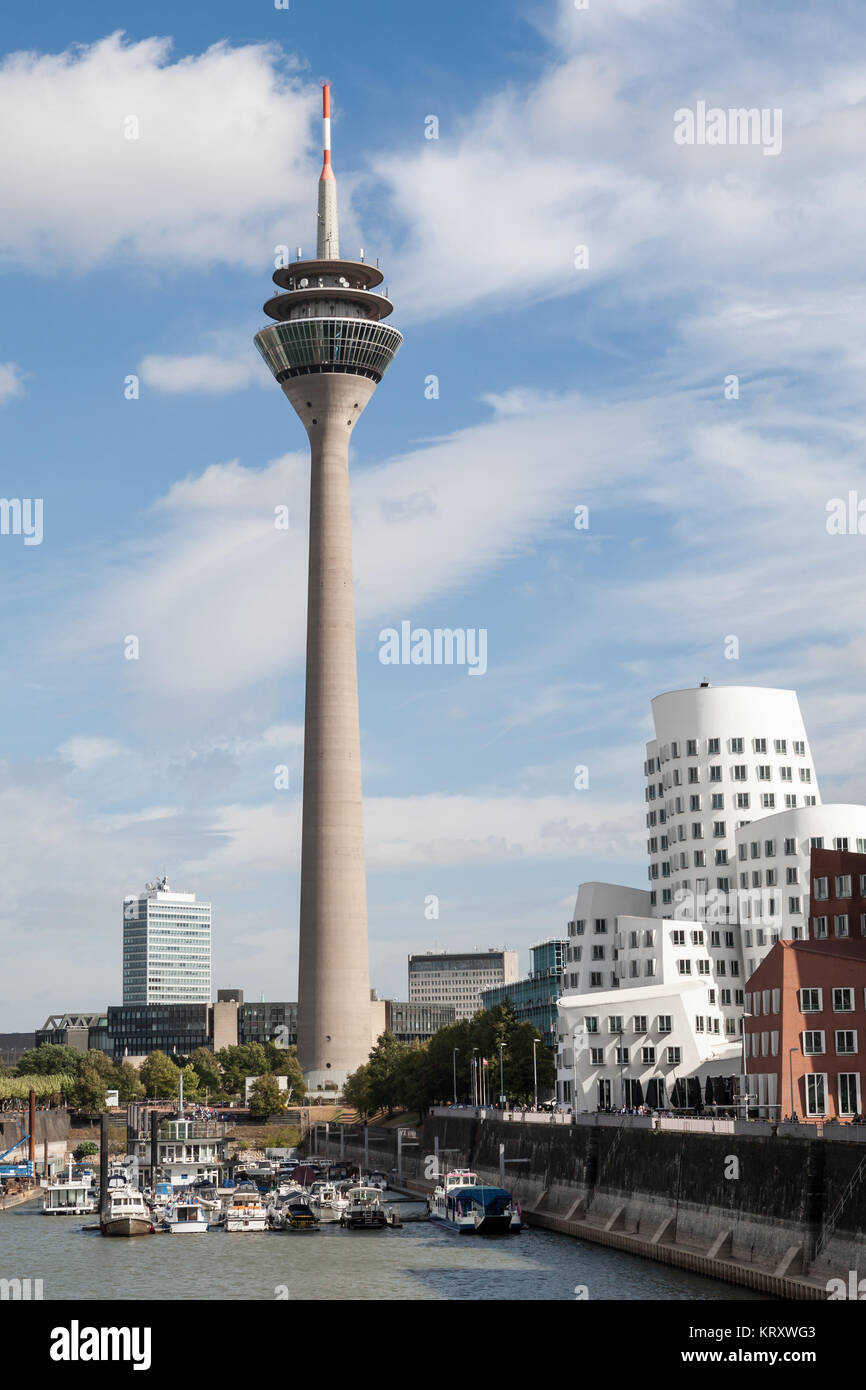Architekturgehrybauten hi-res stock photography and images - Alamy