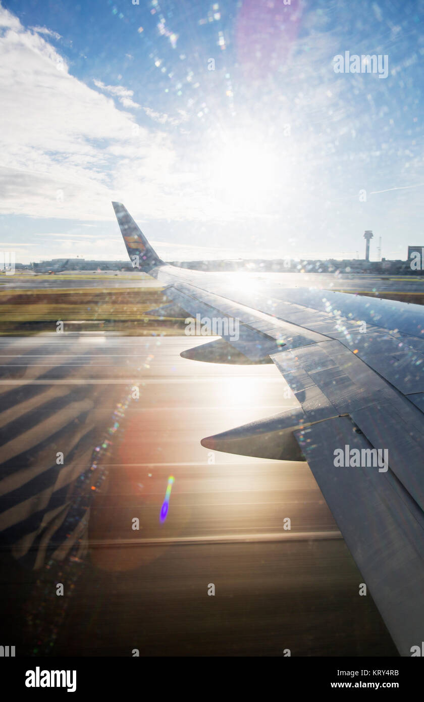 Airplane runway vertical hi-res stock photography and images - Alamy