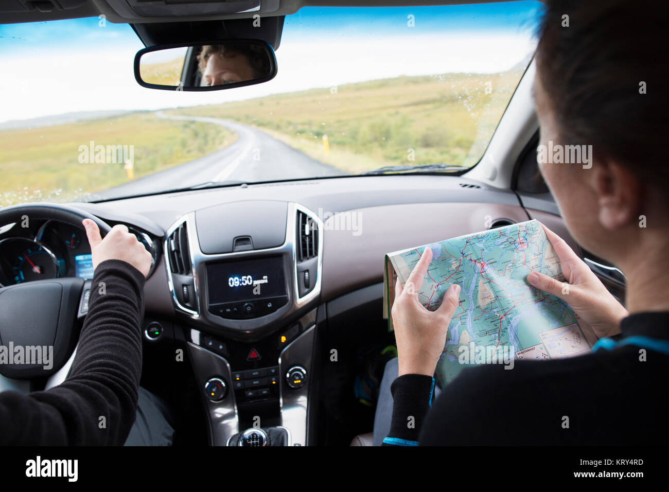 Road map iceland hi-res stock photography and images - Alamy