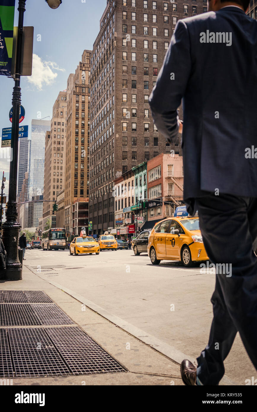 Sidewalk one person hi-res stock photography and images - Alamy