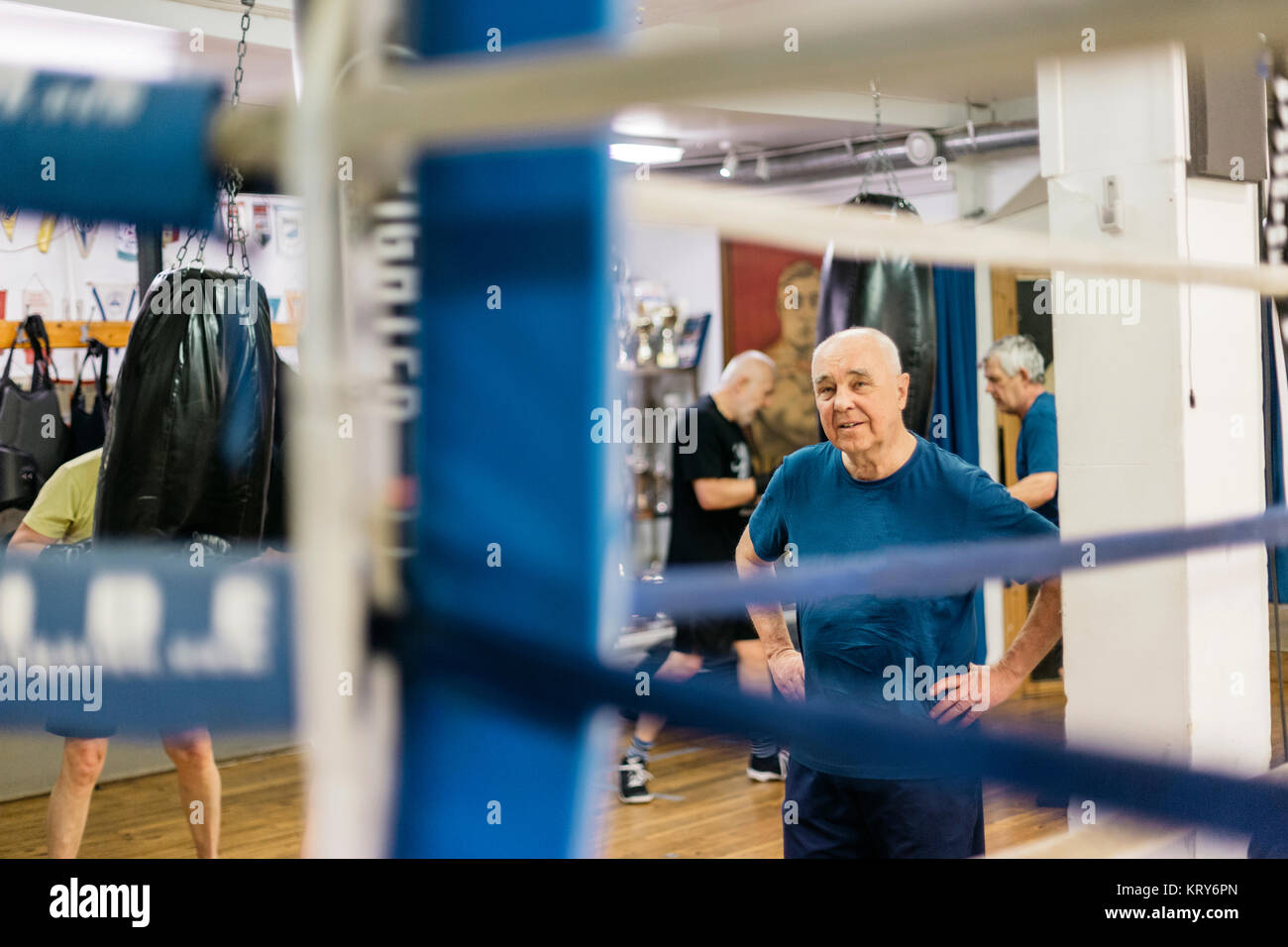 Senior man boxing ring hi-res stock photography and images - Alamy
