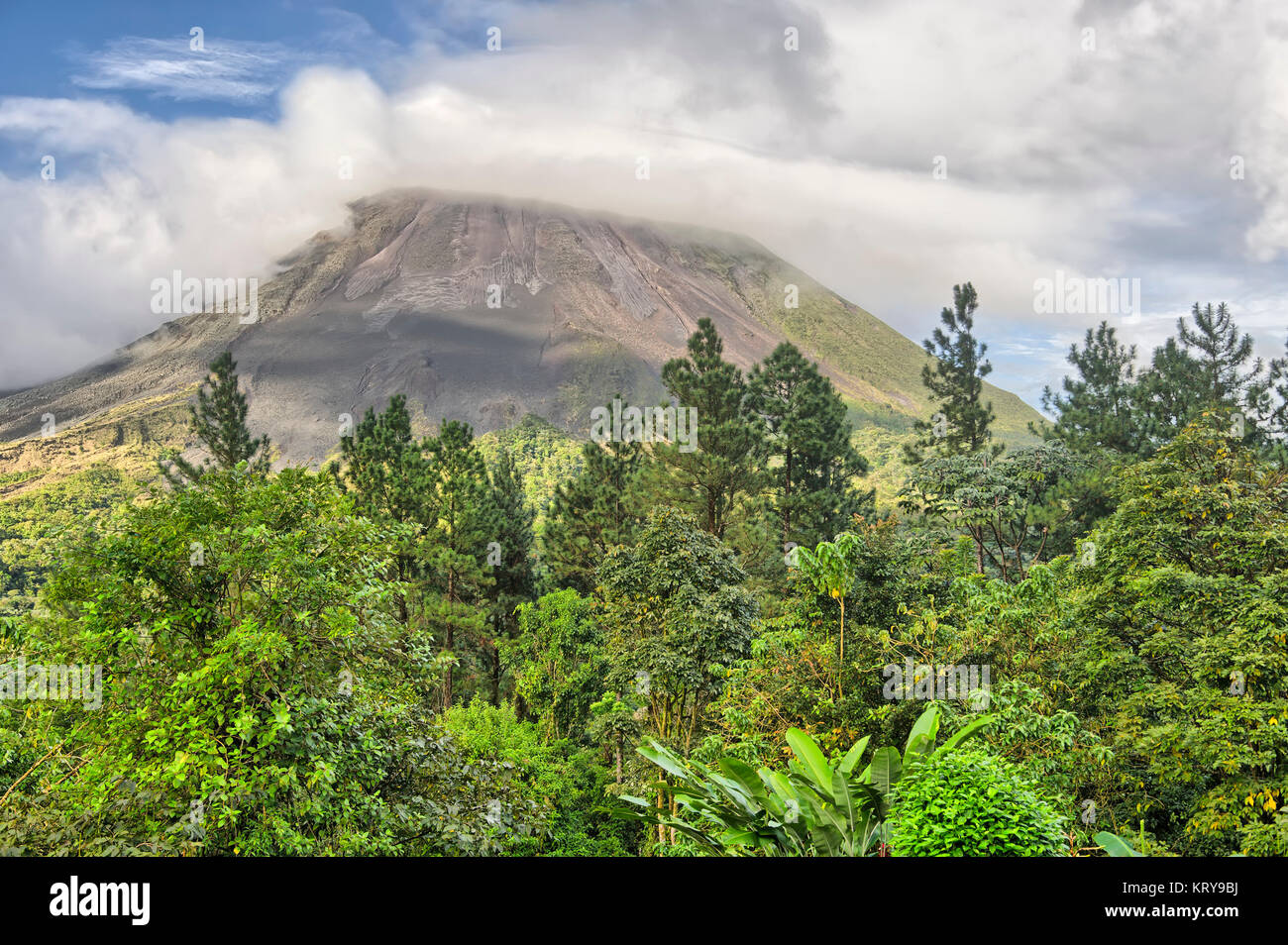 Vulcan arenal hi-res stock photography and images - Alamy