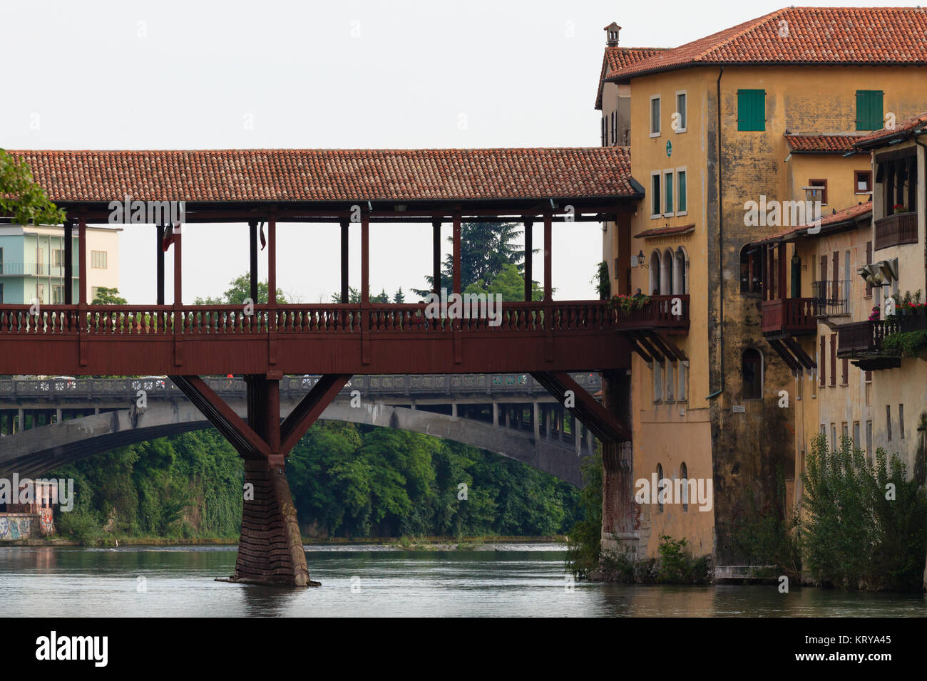 Beautiful italian style buildings ponte hi-res stock photography and ...