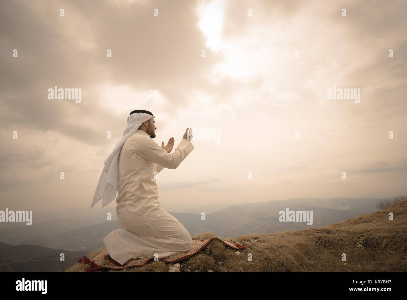 Muslim praying, arab, mosque Stock Photo - Alamy