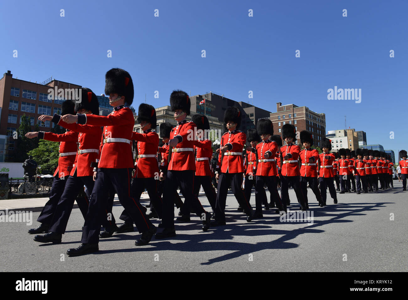 Changing of the guard, parliament Hill, Ottawa, Ontario, Canada, Wachabloesung, Parlament Hill ...