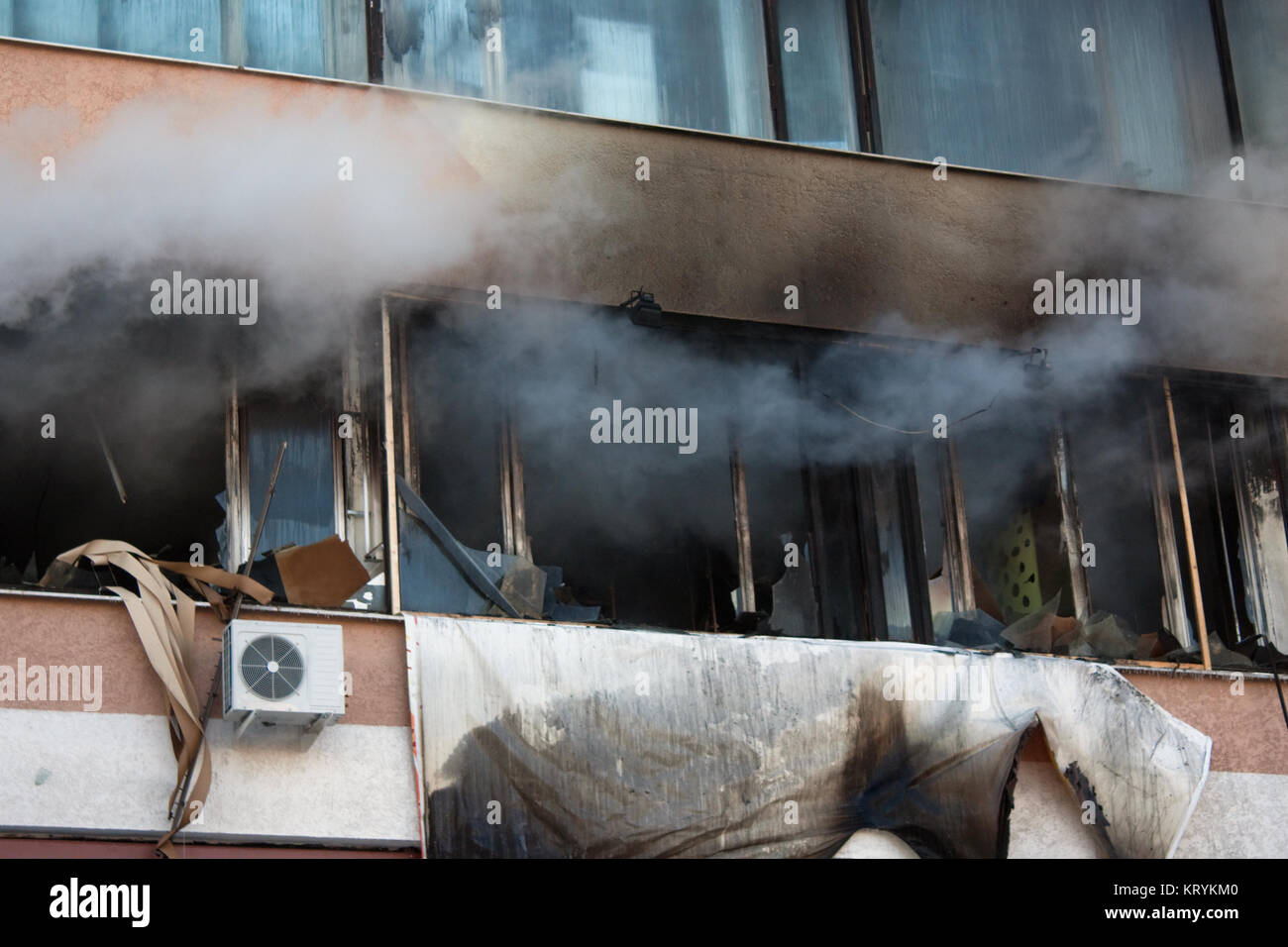 Burning fire smoke firefighter emergency service Stock Photo - Alamy