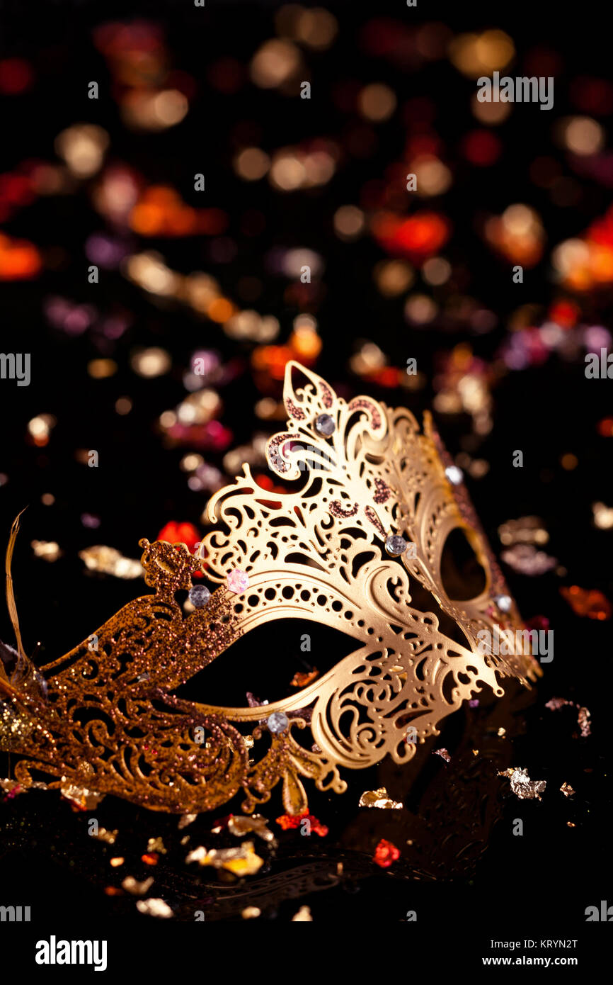 Gold carnival mask Stock Photo - Alamy